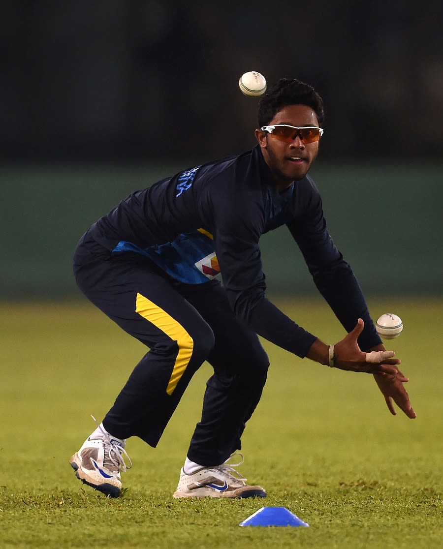 Kusal Mendis completes a training drill in Dambulla | ESPNcricinfo.com