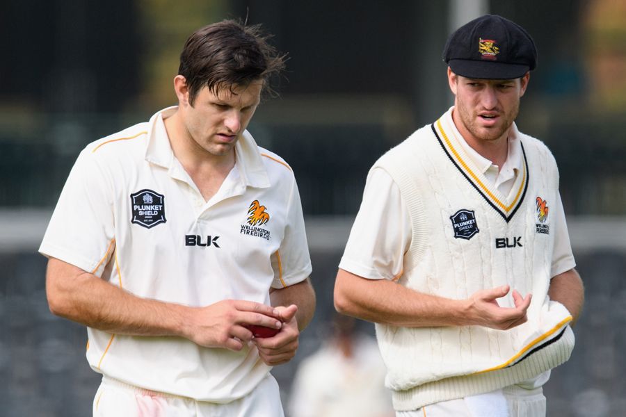 Hamish Bennett and Ian McPeake have a chat | ESPNcricinfo.com