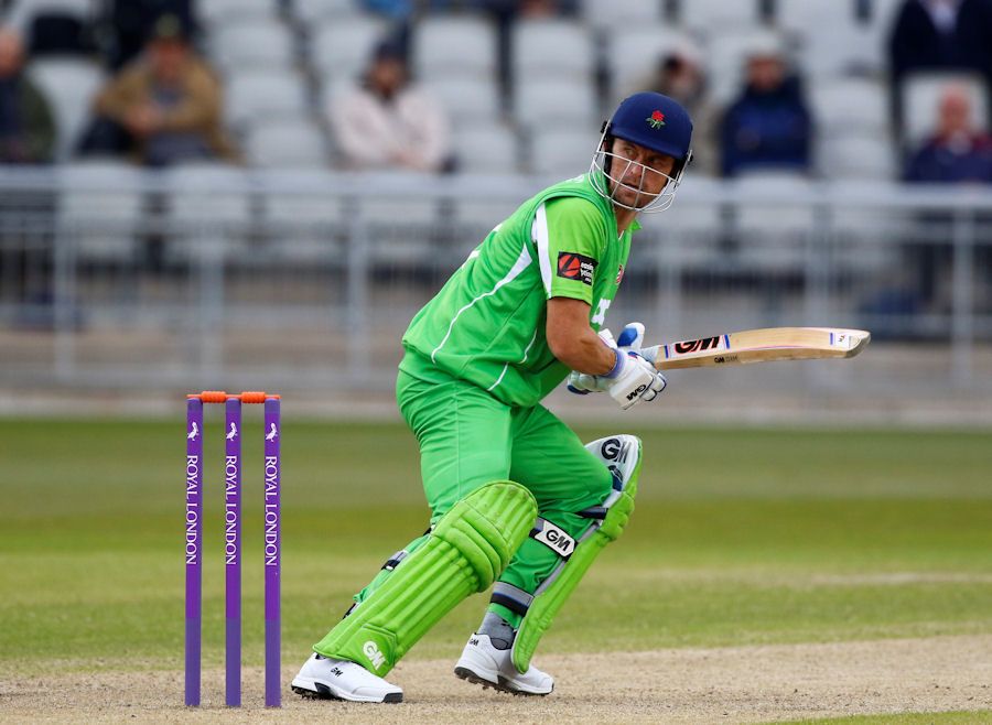 Dane Vilas watches suspiciously | ESPNcricinfo.com