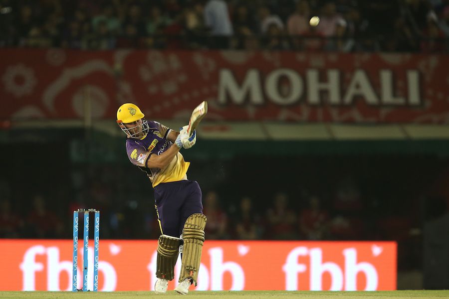 Chris Lynn smacks the ball | ESPNcricinfo.com