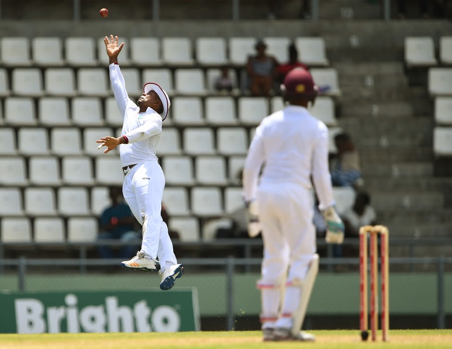 Kieran Powell reaches out for a catch | ESPNcricinfo.com