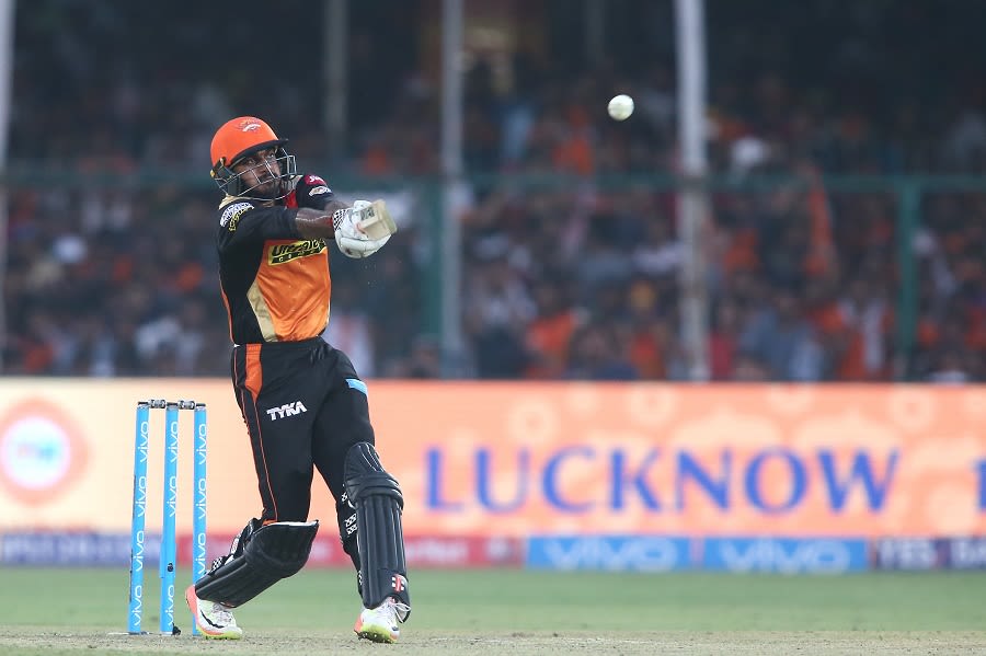 Vijay Shankar tries to execute the pull shot | ESPNcricinfo.com