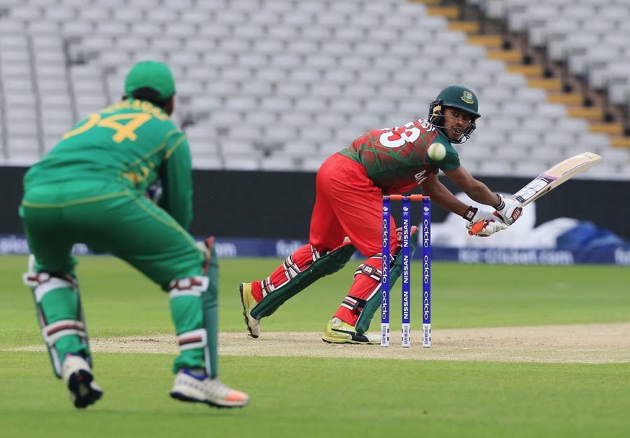 Mehedi Hasan reaches out for one | ESPNcricinfo.com