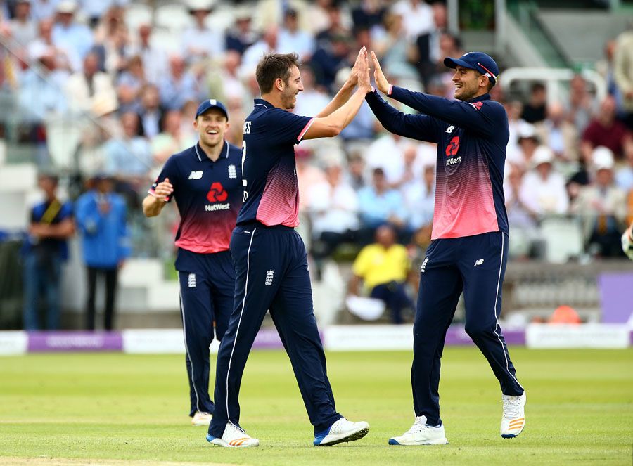 Toby Roland-Jones took 1 for 34 on debut | ESPNcricinfo.com