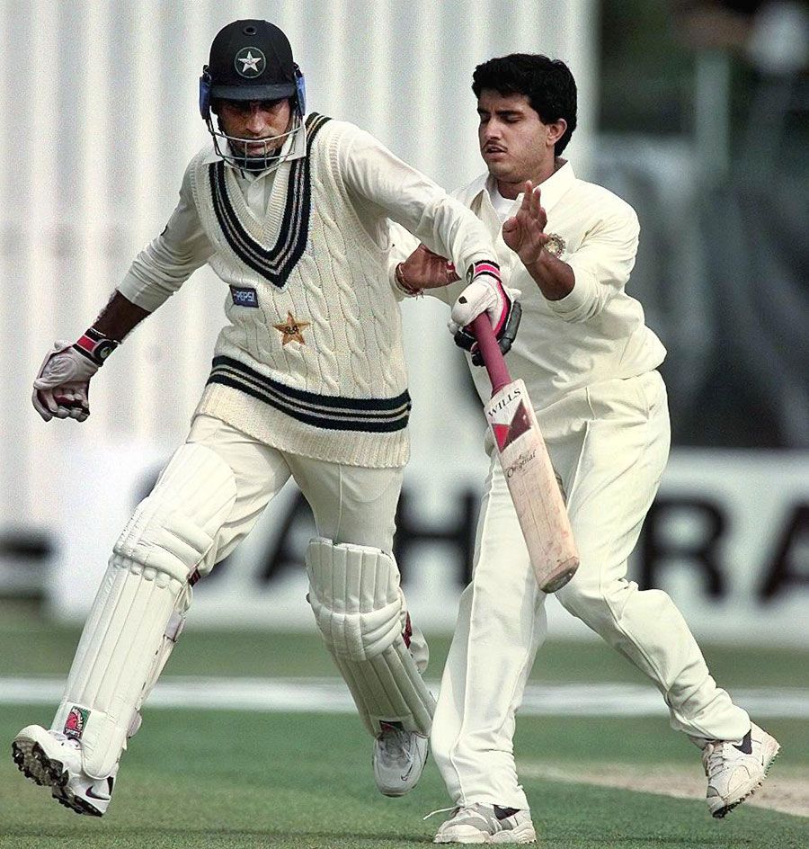 Sourav Ganguly collides with Aamer Sohail | ESPNcricinfo.com