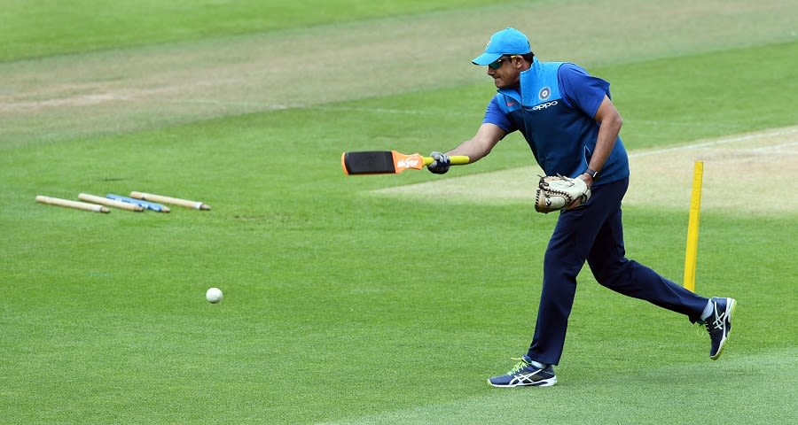 India coach Anil Kumble engages the team in some fielding practice | ESPNcricinfo.com