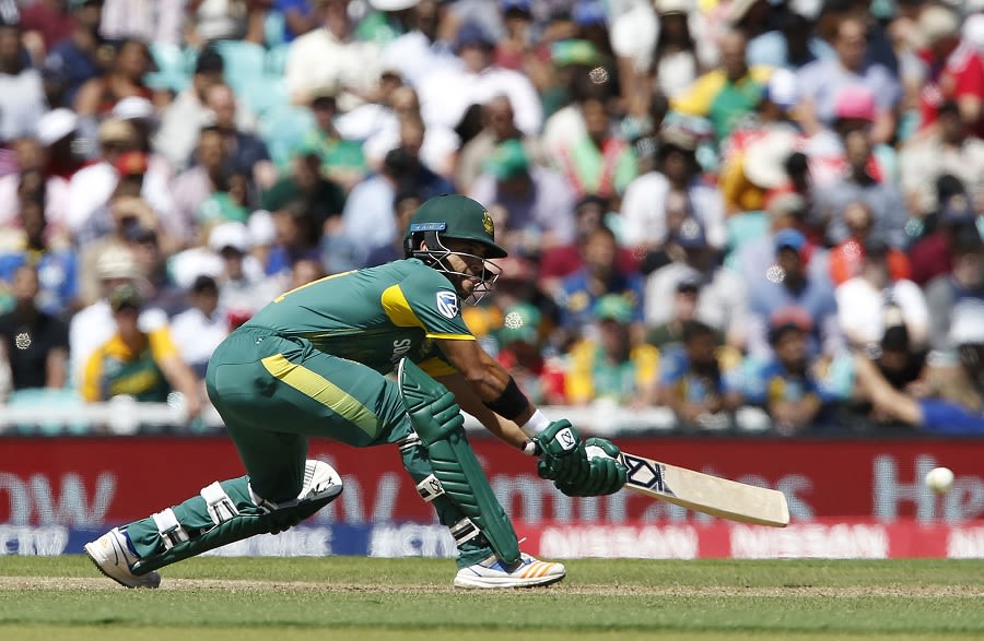 JP Duminy gets down for a sweep | ESPNcricinfo.com