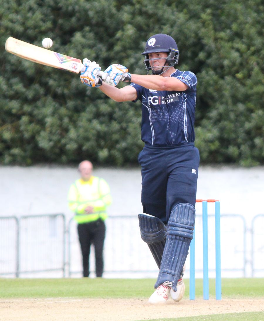 Calum MacLeod top-edges a hook for a boundary during his 58 ...