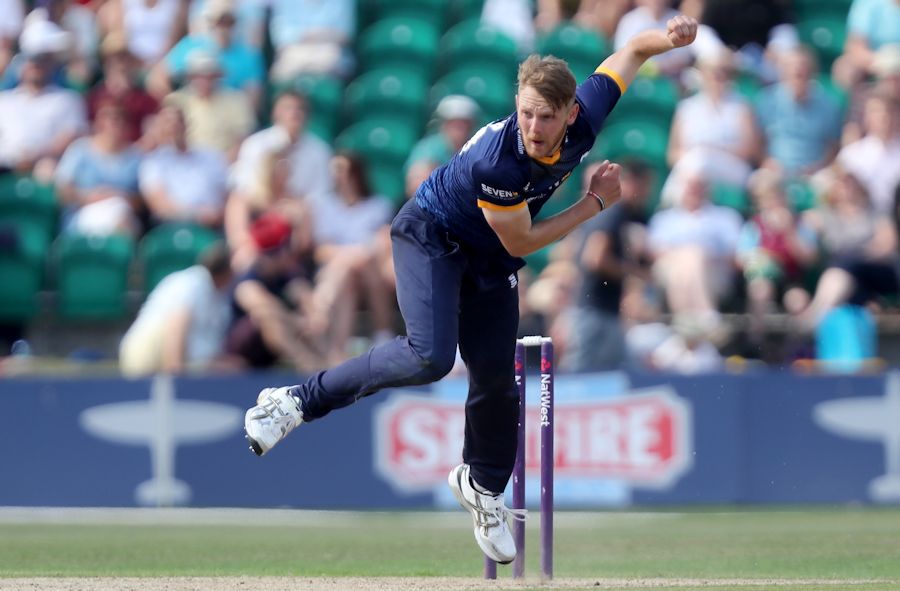 Jamie Porter in action at Beckenham | ESPNcricinfo.com