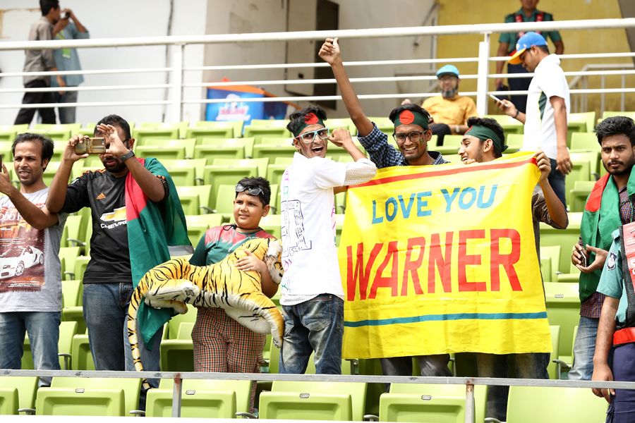 Mirpur's David Warner fan club came out on the first day | ESPNcricinfo.com