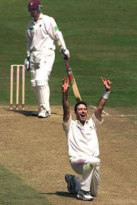 Damien Fleming dismisses Keith Parsons of Somerset | ESPNcricinfo.com