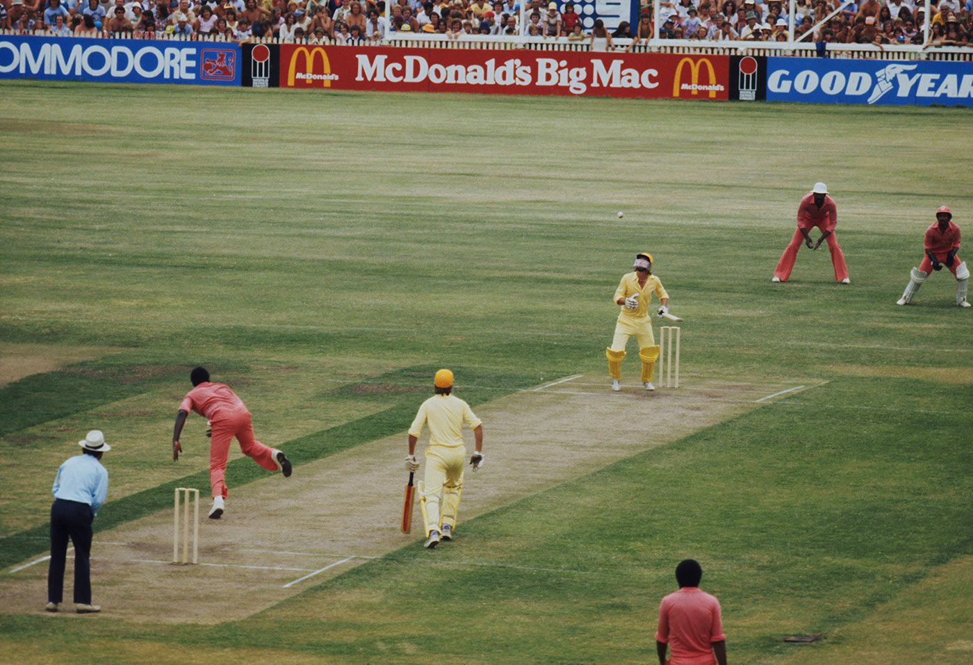 Ian Davis bats | ESPNcricinfo.com