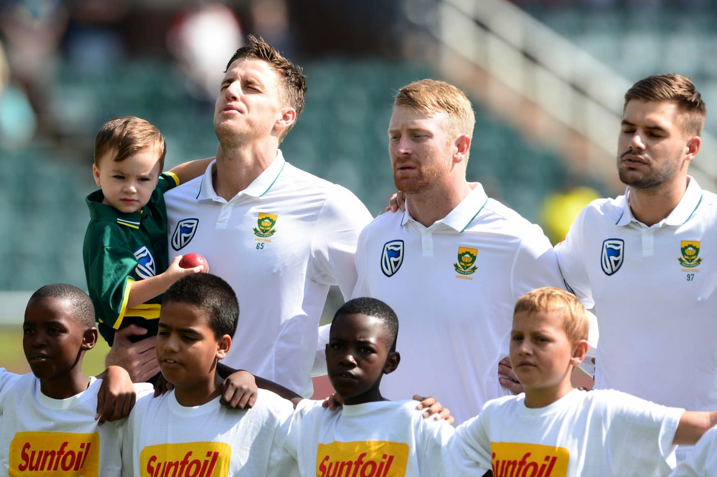 Morne Morkel, with his son, during his last national anthem as a South ...