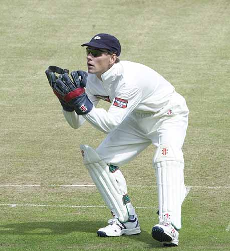 Richard Blakey ; wicketkeeping portrait 2001 | ESPNcricinfo.com