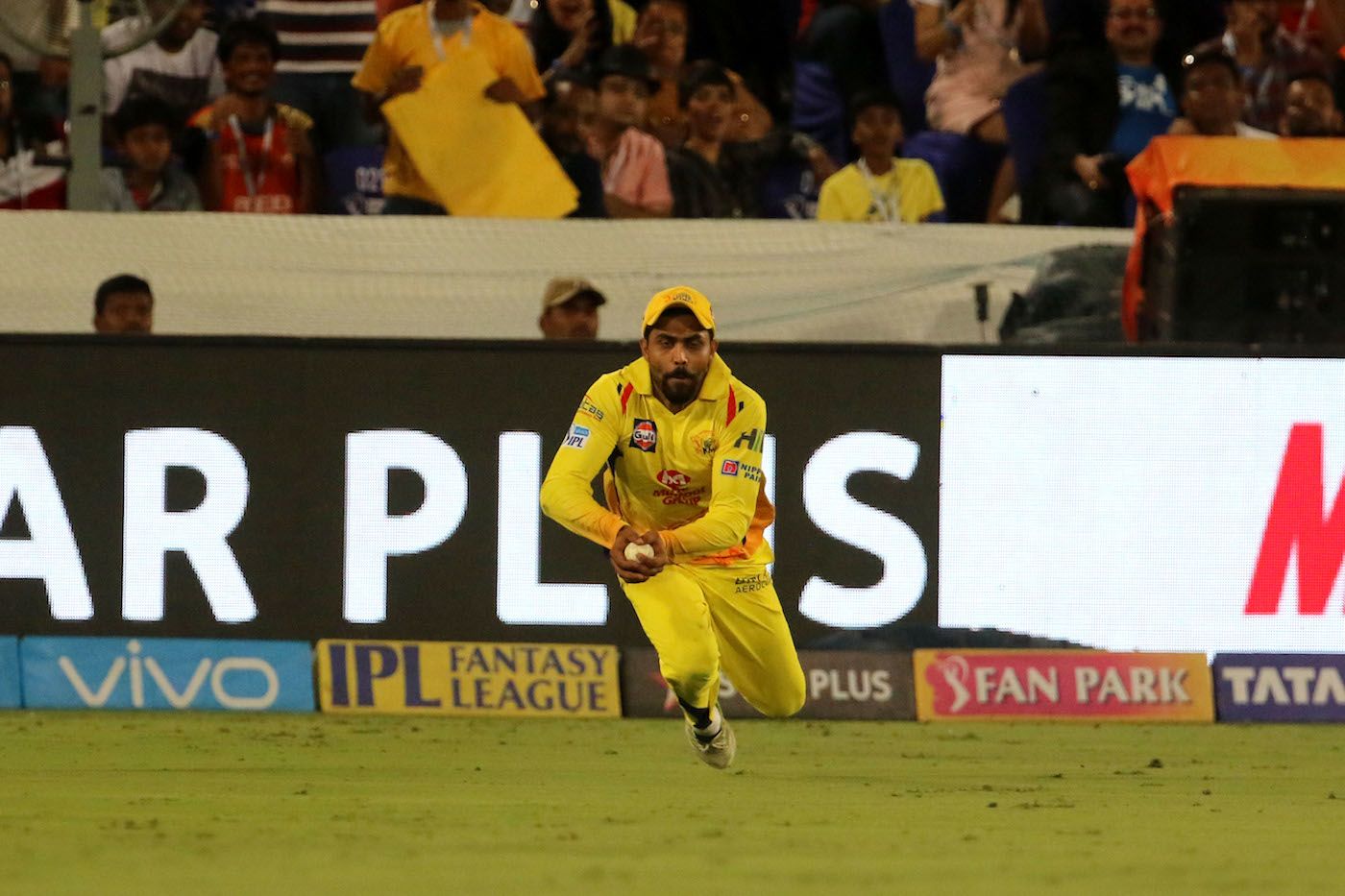 Ravindra Jadeja took an impressive catch running in from the deep ...