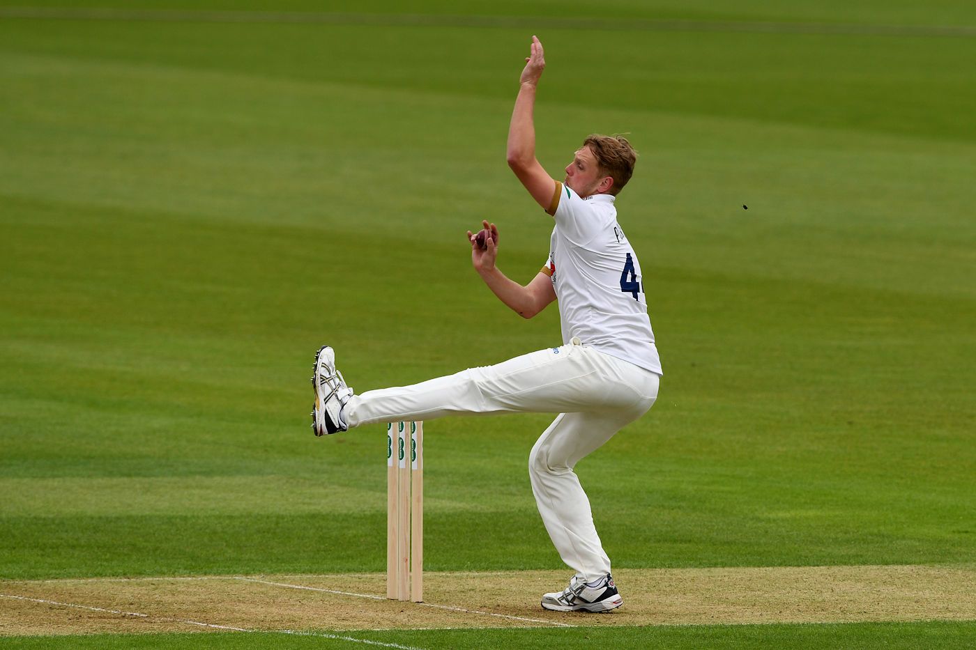 Jamie Porter bowls for Essex | ESPNcricinfo.com