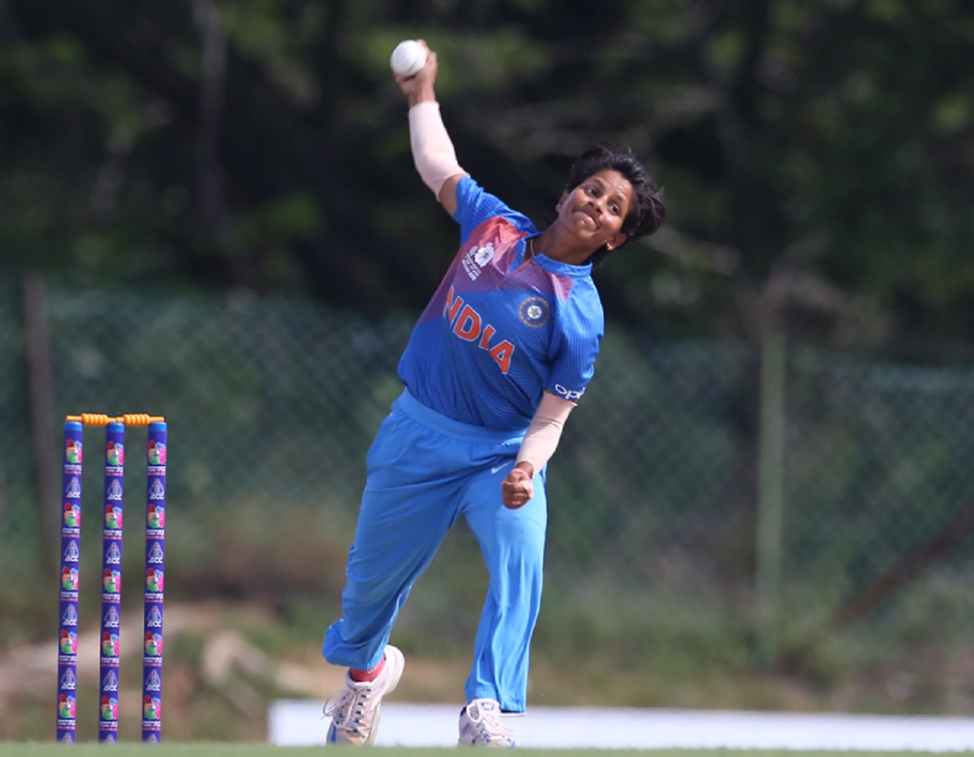 Poonam Yadav in her delivery stride | ESPNcricinfo.com