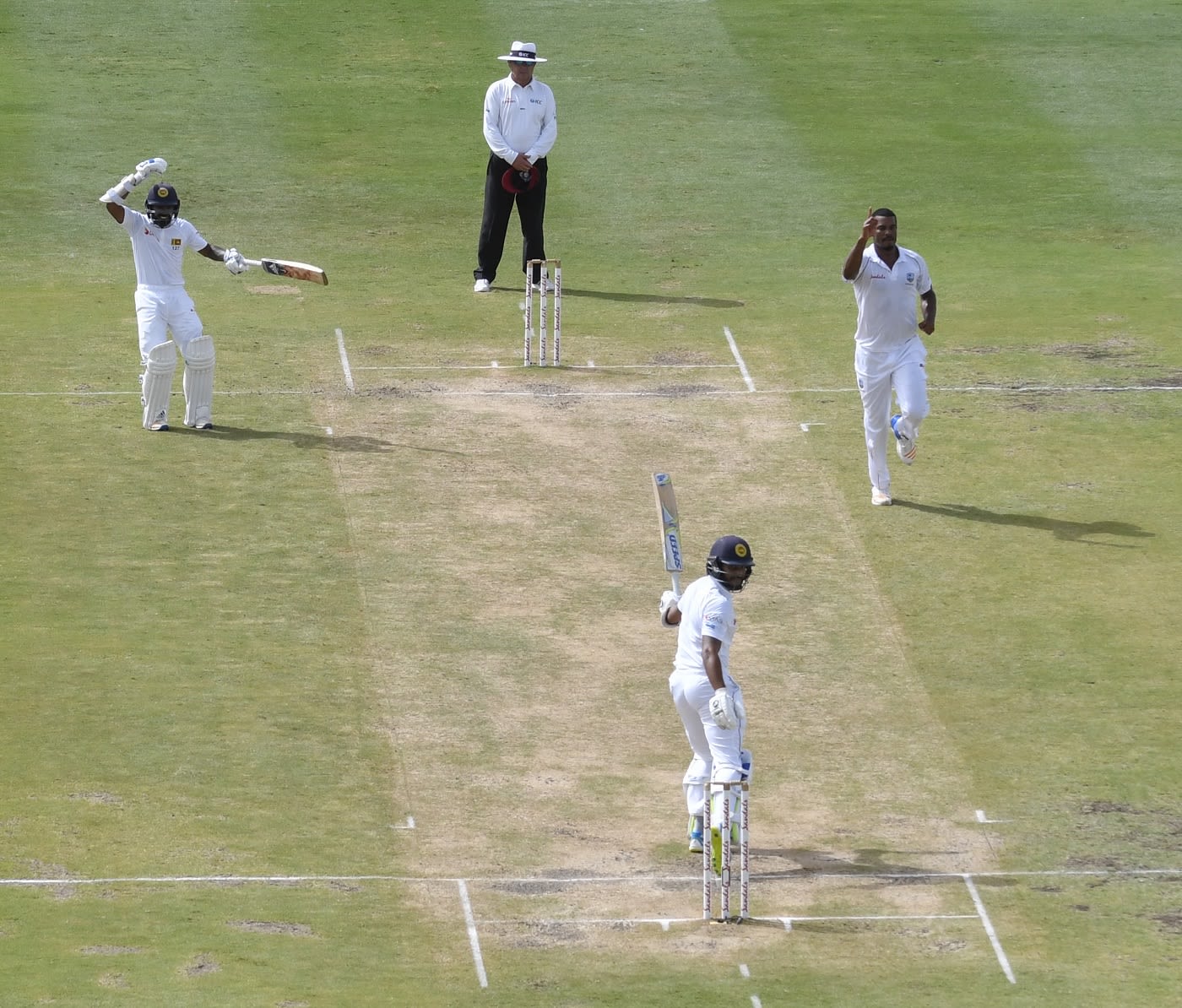 Holder smiles on 20-wicket day | ESPNcricinfo.com
