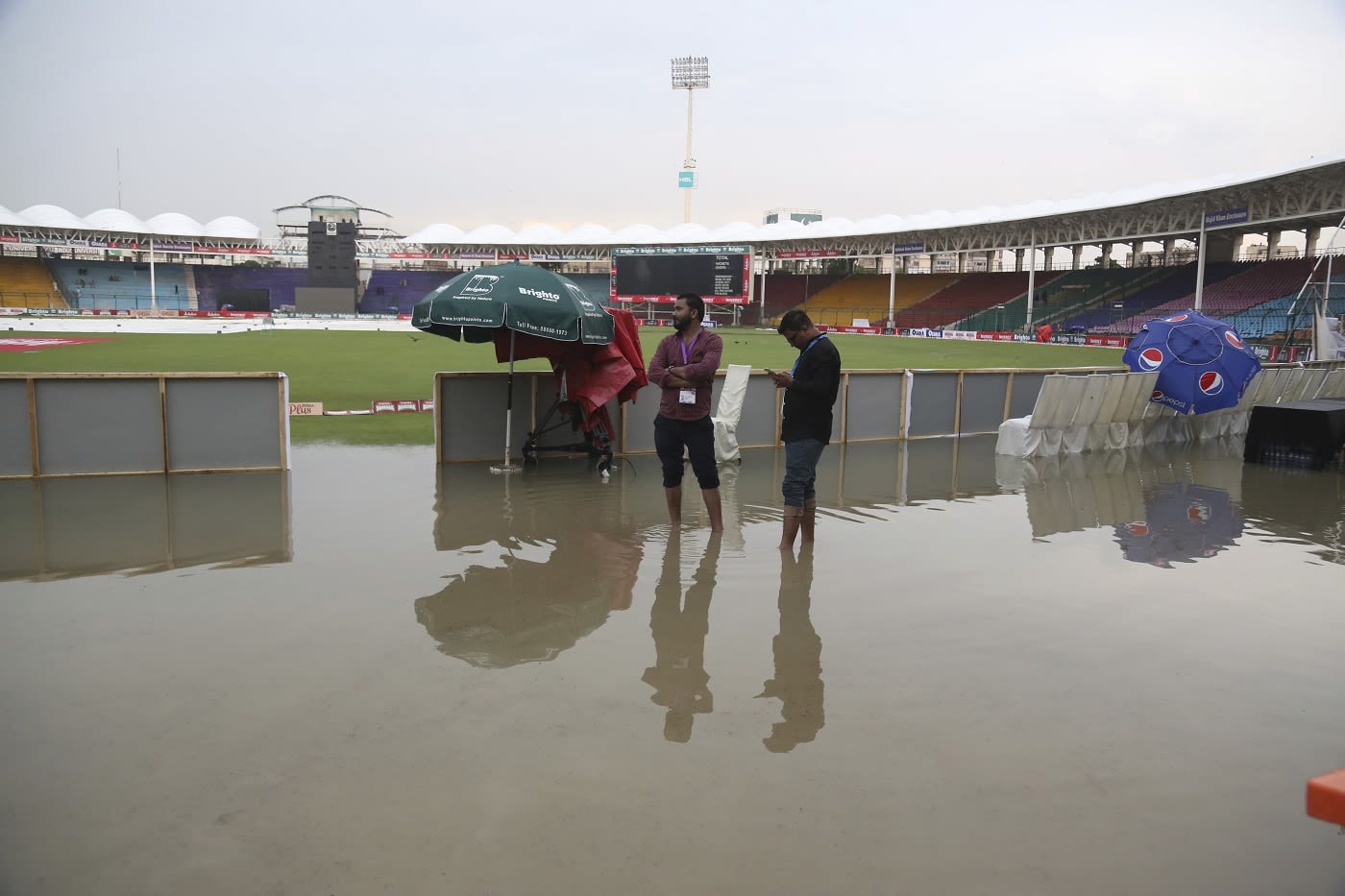 Constant rain left the stadium water-logged in Karachi | ESPNcricinfo.com