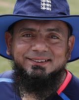 Saqlain Mushtaq batting bowling stats, averages and cricket statistics ...