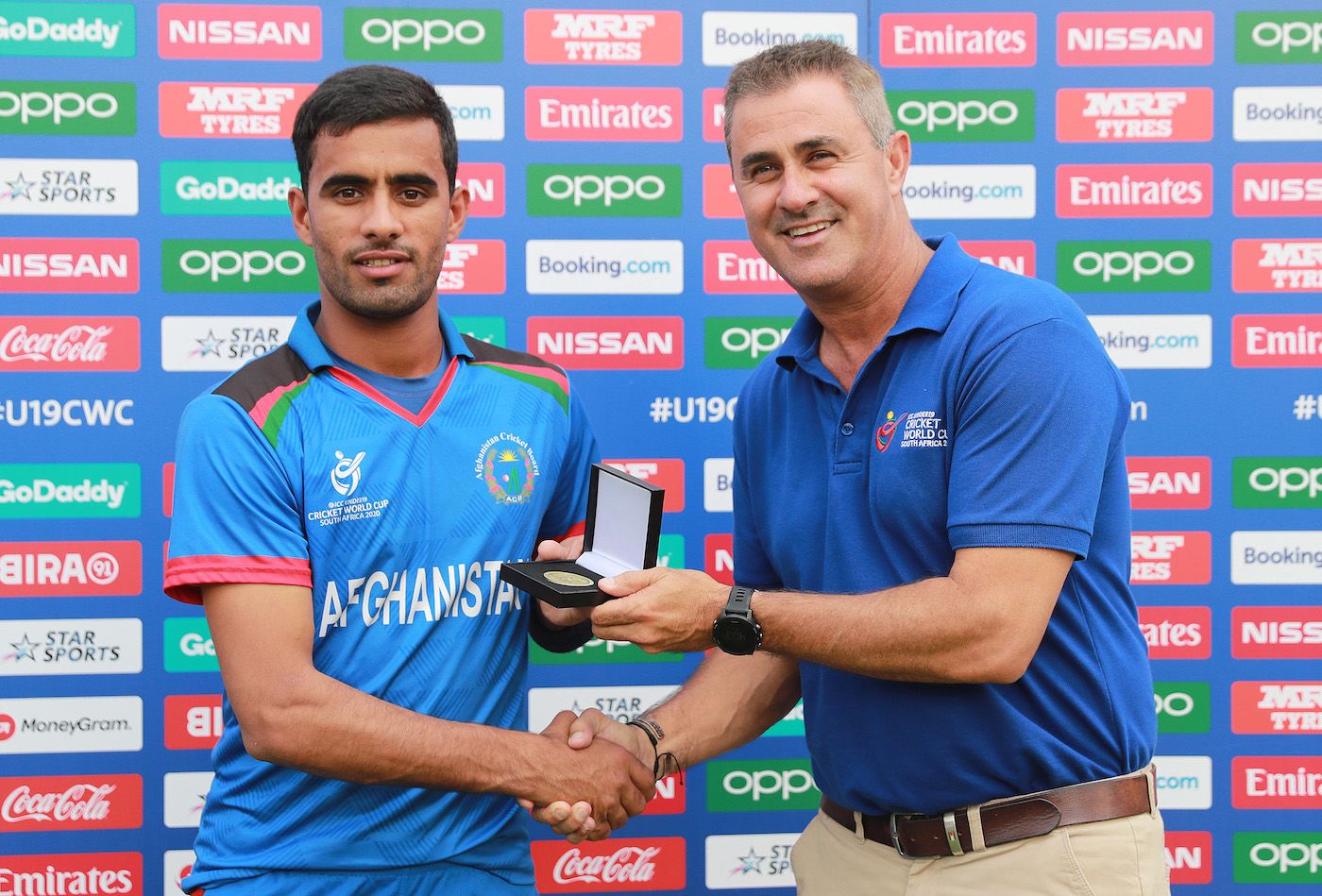 HD Ackerman presents Shafiqullah Ghafari with the Player-of-the-Match ...
