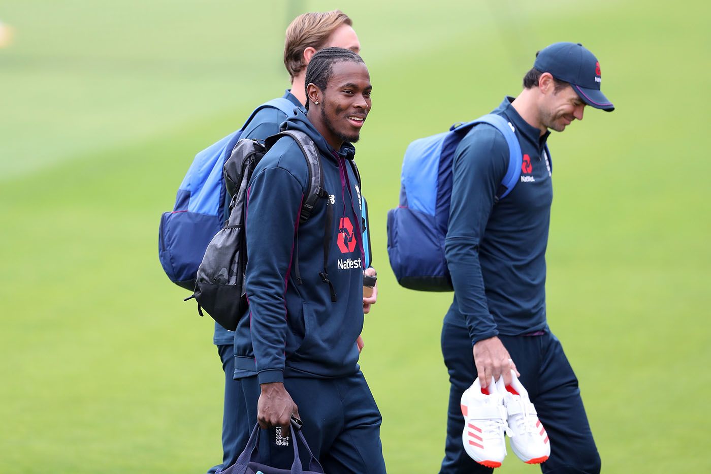 Roach wins duel with Stokes | ESPNcricinfo.com