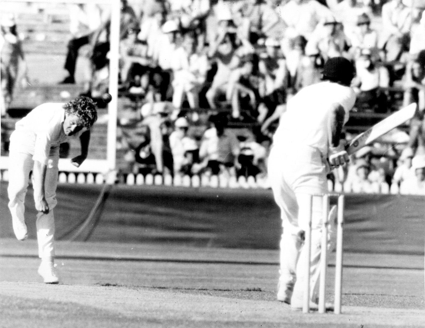 Rodney Hogg bowls | ESPNcricinfo.com