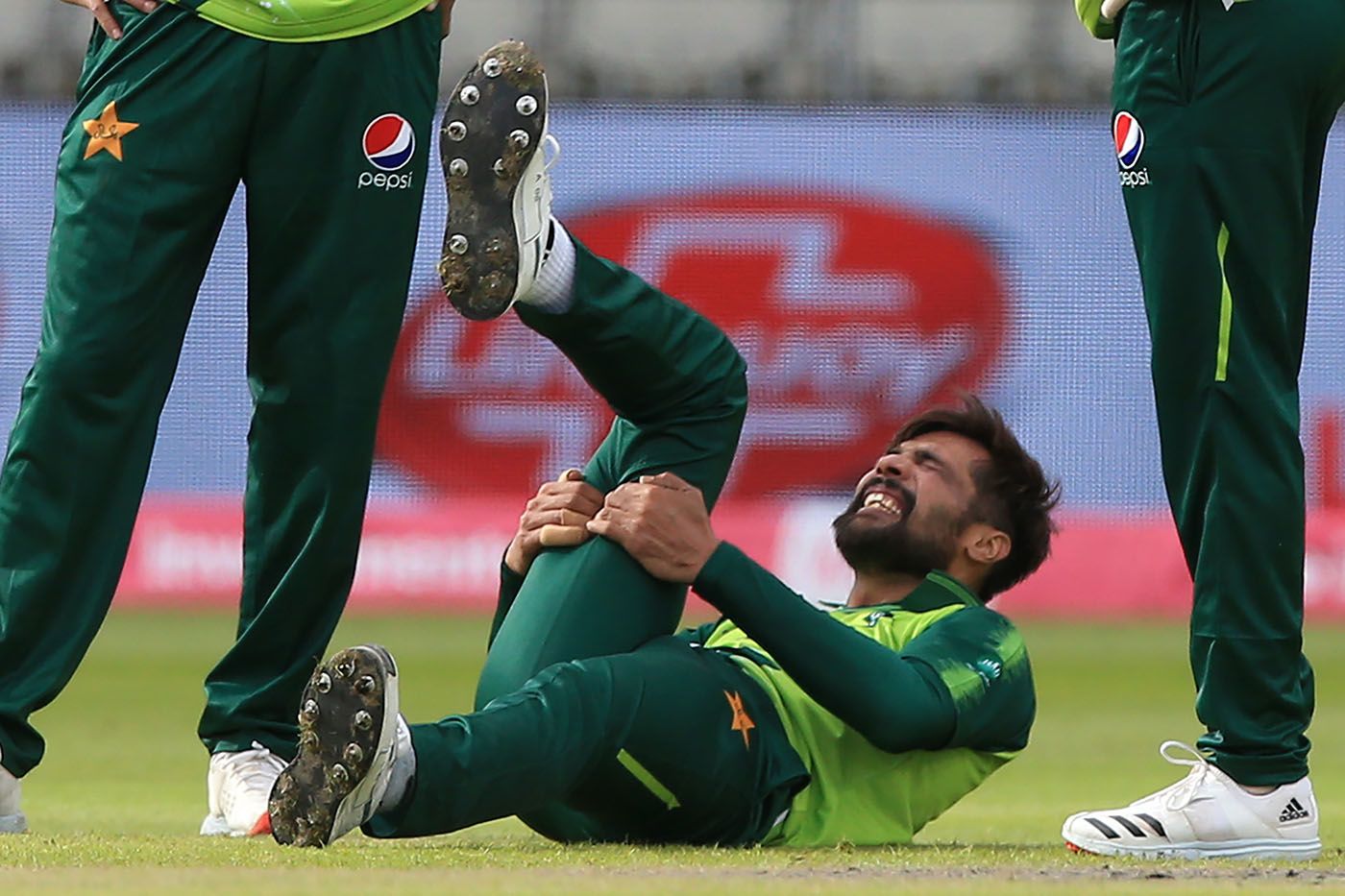 Mohammad Amir went off with a hamstring injury | ESPNcricinfo.com
