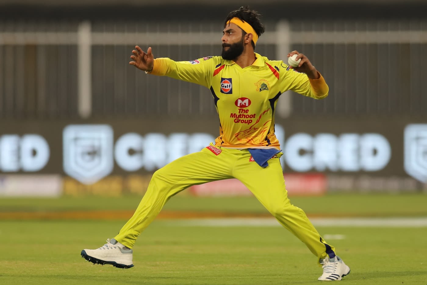 Ravindra Jadeja aims a throw | ESPNcricinfo.com