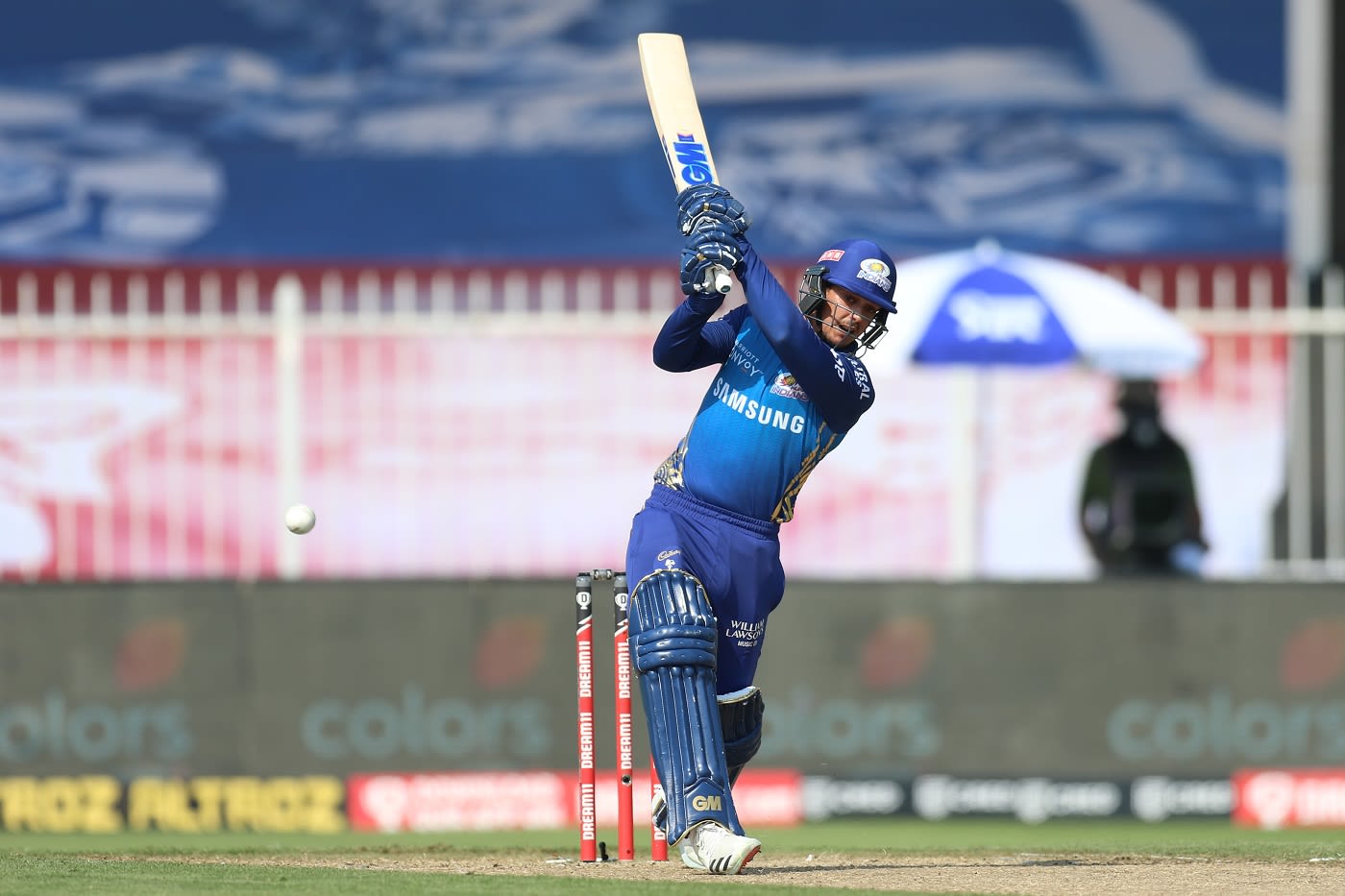 Quinton de Kock swats one away | ESPNcricinfo.com