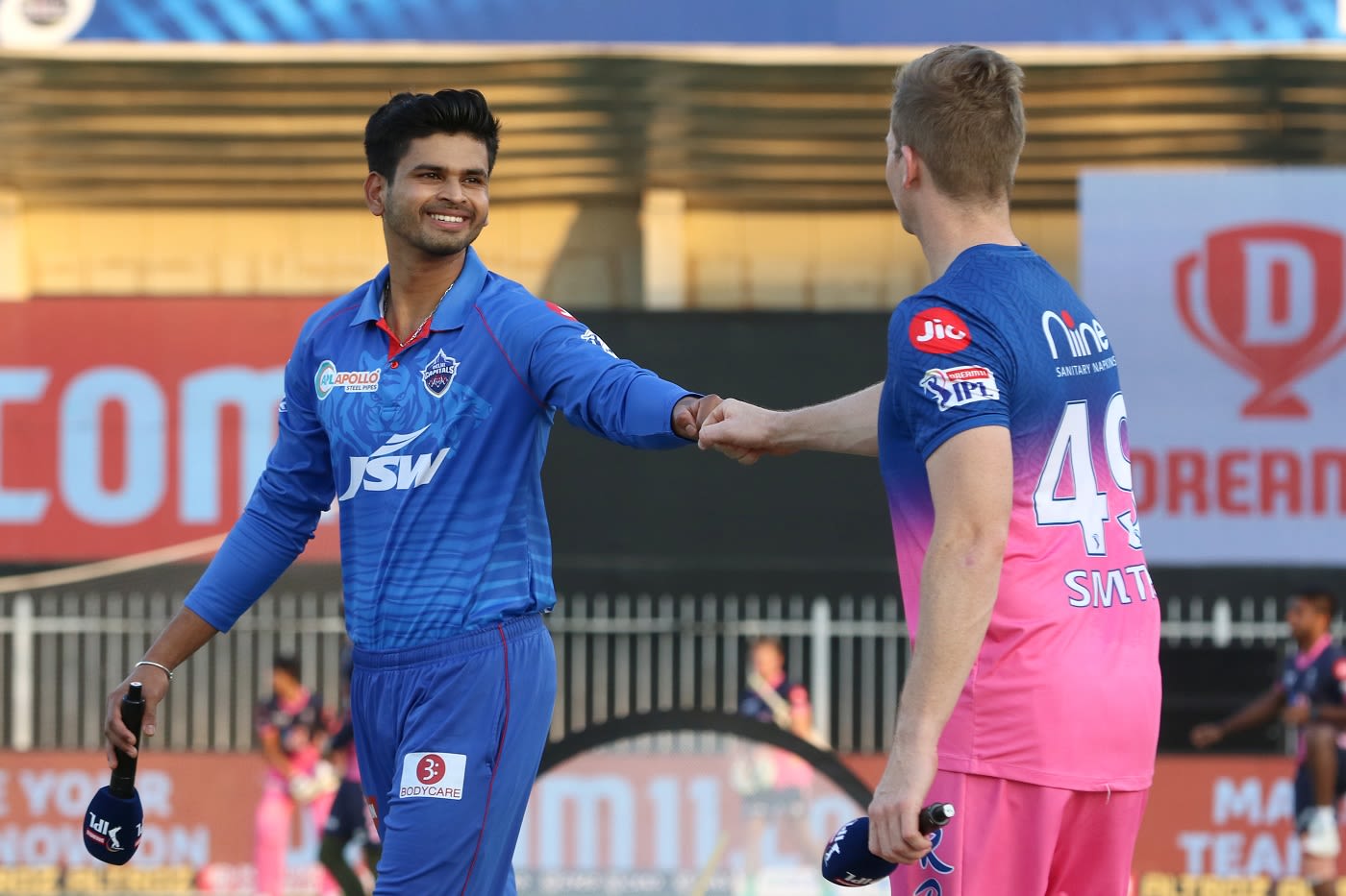 Shreyas Iyer greets Steven Smith at the toss | ESPNcricinfo.com