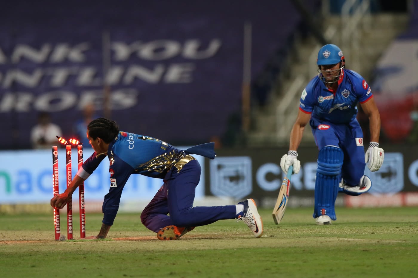 Rahul Chahar runs Marcus Stoinis out | ESPNcricinfo.com