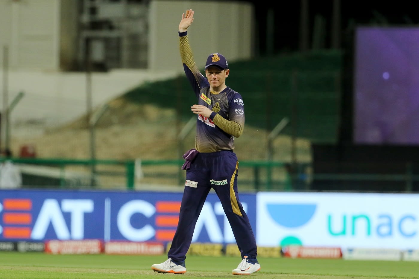 Eoin Morgan gestures on the field | ESPNcricinfo.com