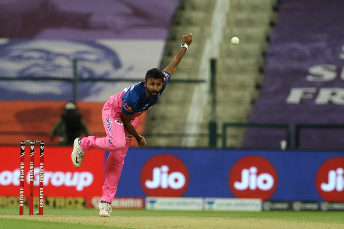 Shreyas Gopal bowls | ESPNcricinfo.com