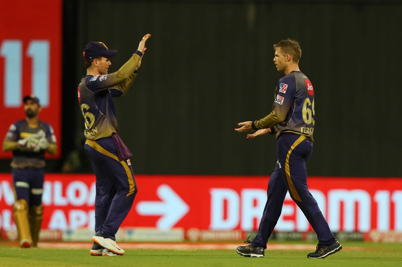 Eoin Morgan congratulates Lockie Ferguson for a wicket | ESPNcricinfo.com