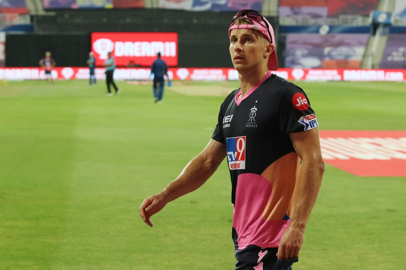 Tom Curran looks on | ESPNcricinfo.com