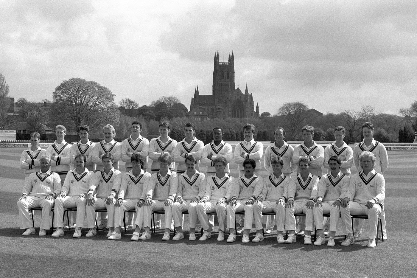 Phil Neale (centre) during his days as Worcestershire's captain ...