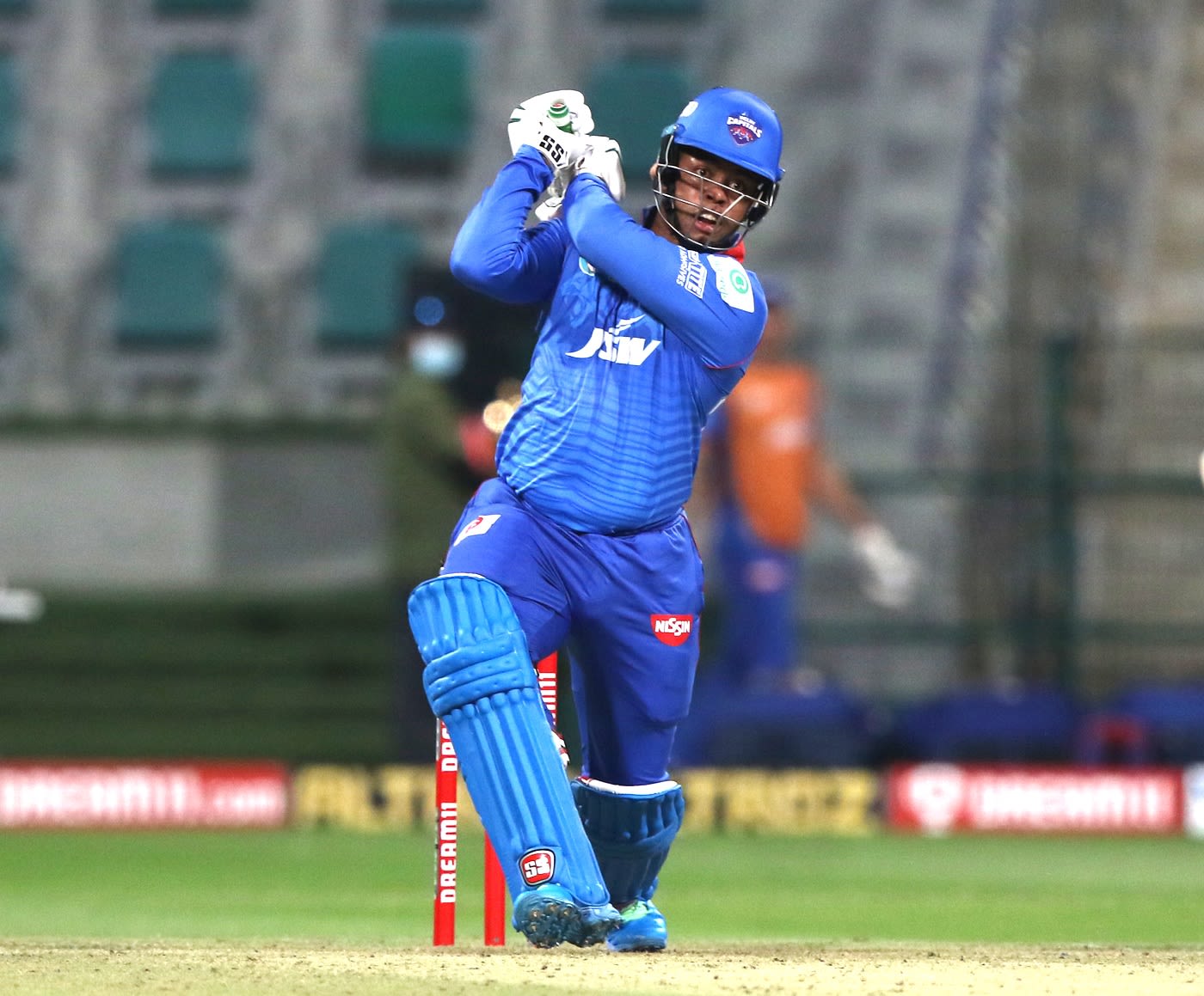 Shimron Hetmyer goes over the bowler's head | ESPNcricinfo.com
