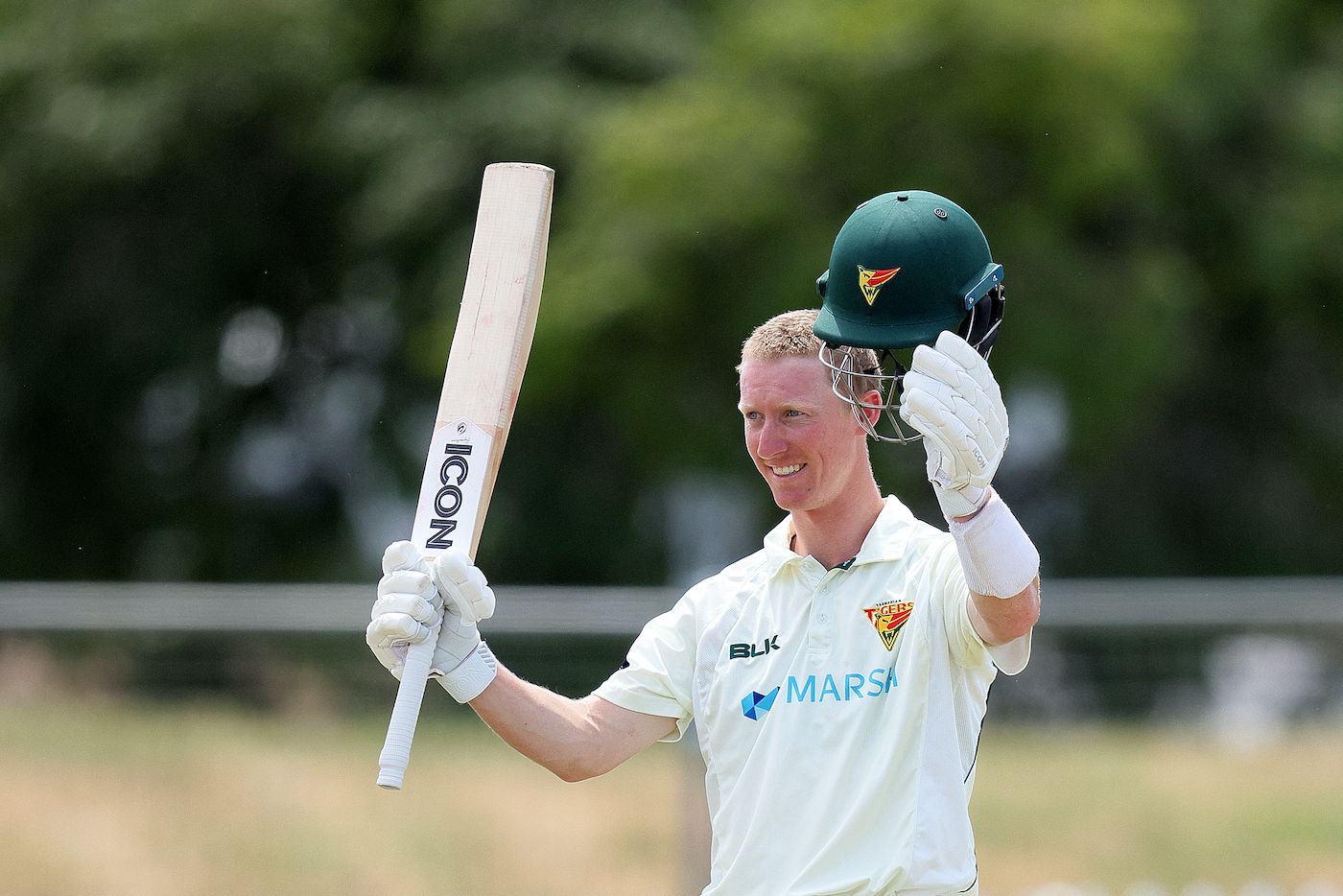 Jordan Silk celebrates his 7th first-class century | ESPNcricinfo.com