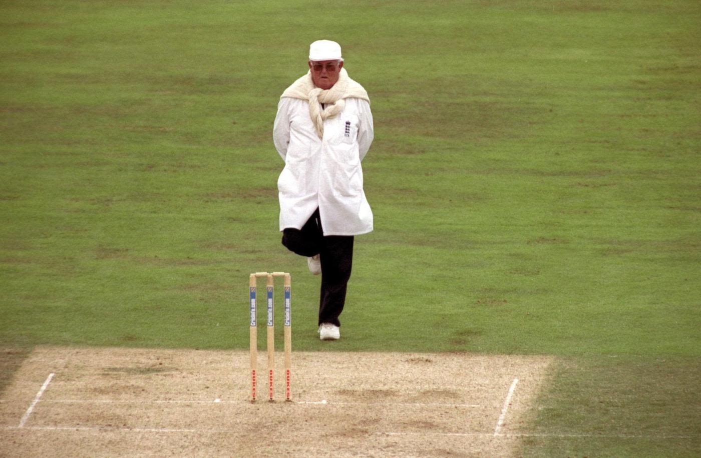 David Shepherd signals a leg-bye | ESPNcricinfo.com