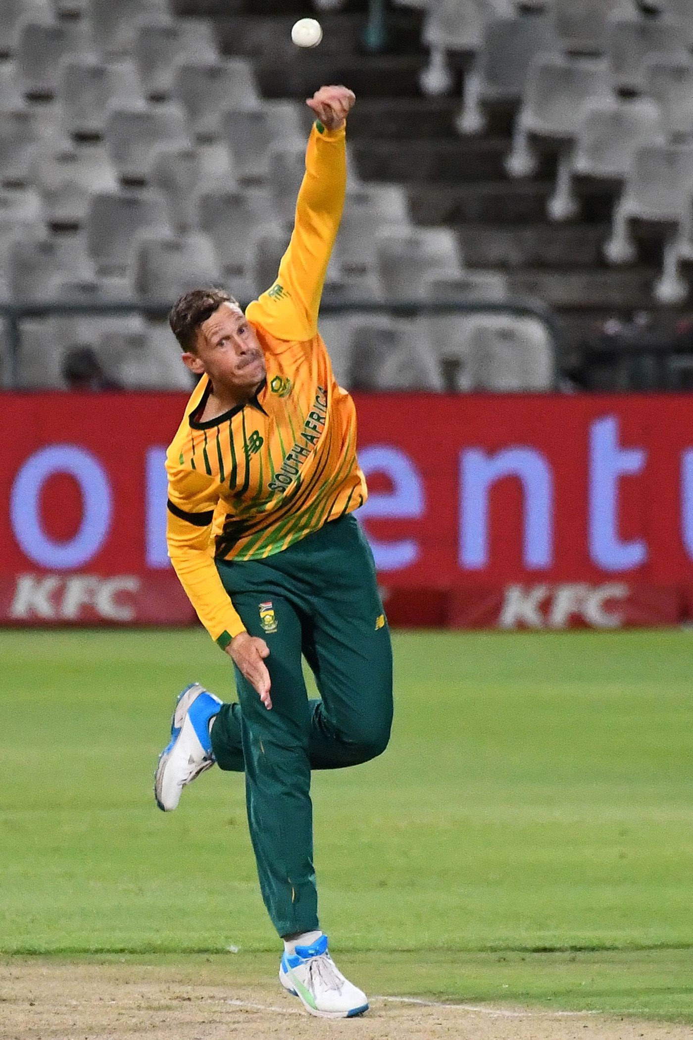 George Linde took 2 for 20 on T20I debut | ESPNcricinfo.com