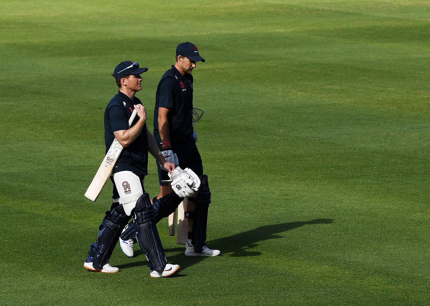 Eoin Morgan and Joe Root chat in training | ESPNcricinfo.com