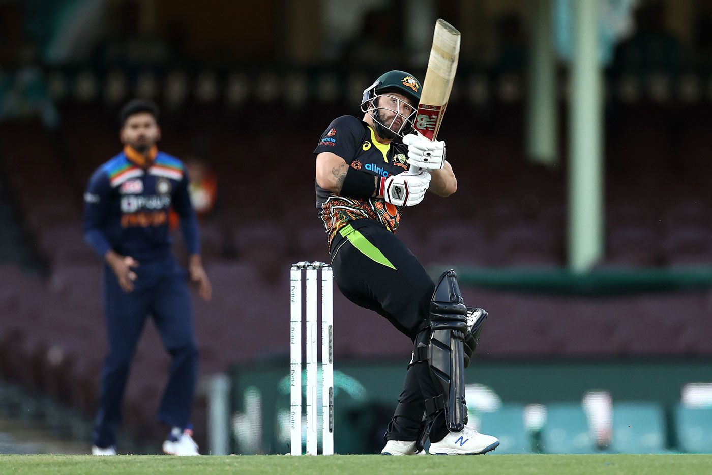 Matthew Wade drops his shoulder and plays the ramp | ESPNcricinfo.com