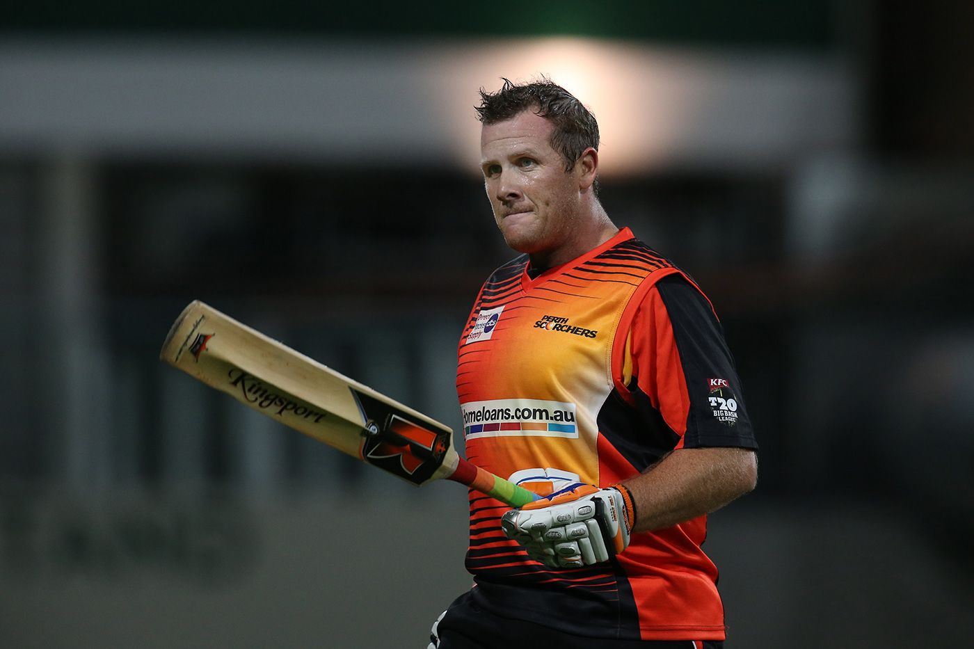 Craig Simmons acknowledges the applause | ESPNcricinfo.com