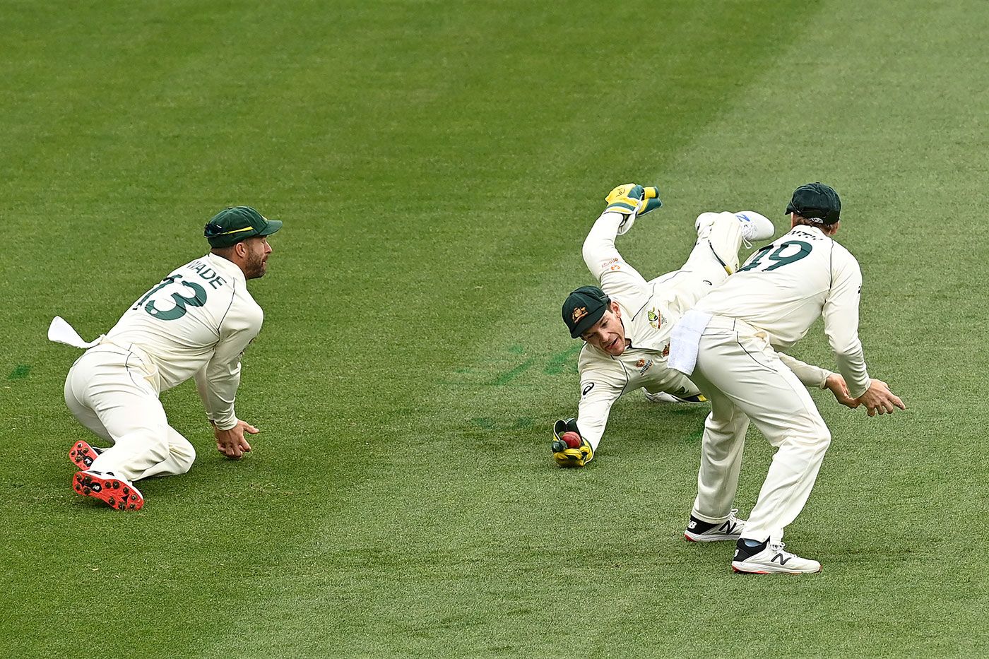 Tim Paine took a brilliant catch to remove Cheteshwar Pujara ...