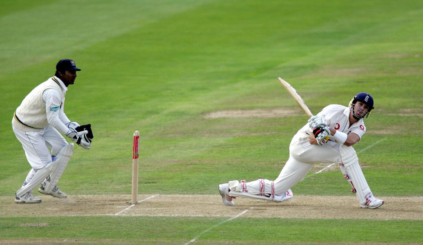 Kevin Pietersen plays an extraordinary reverse-sweep off Muttiah ...