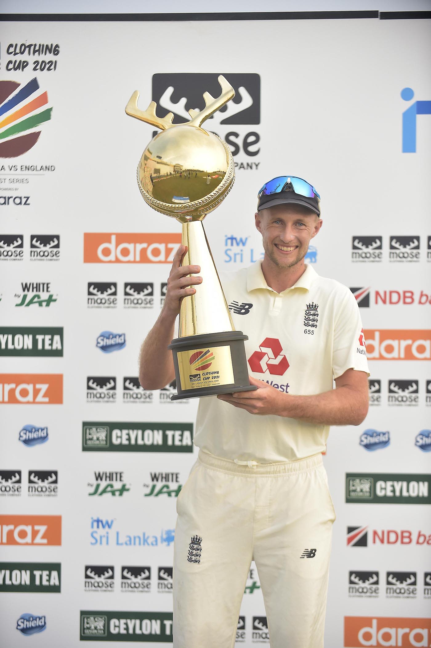 Joe Root holds aloft the series trophy | ESPNcricinfo.com