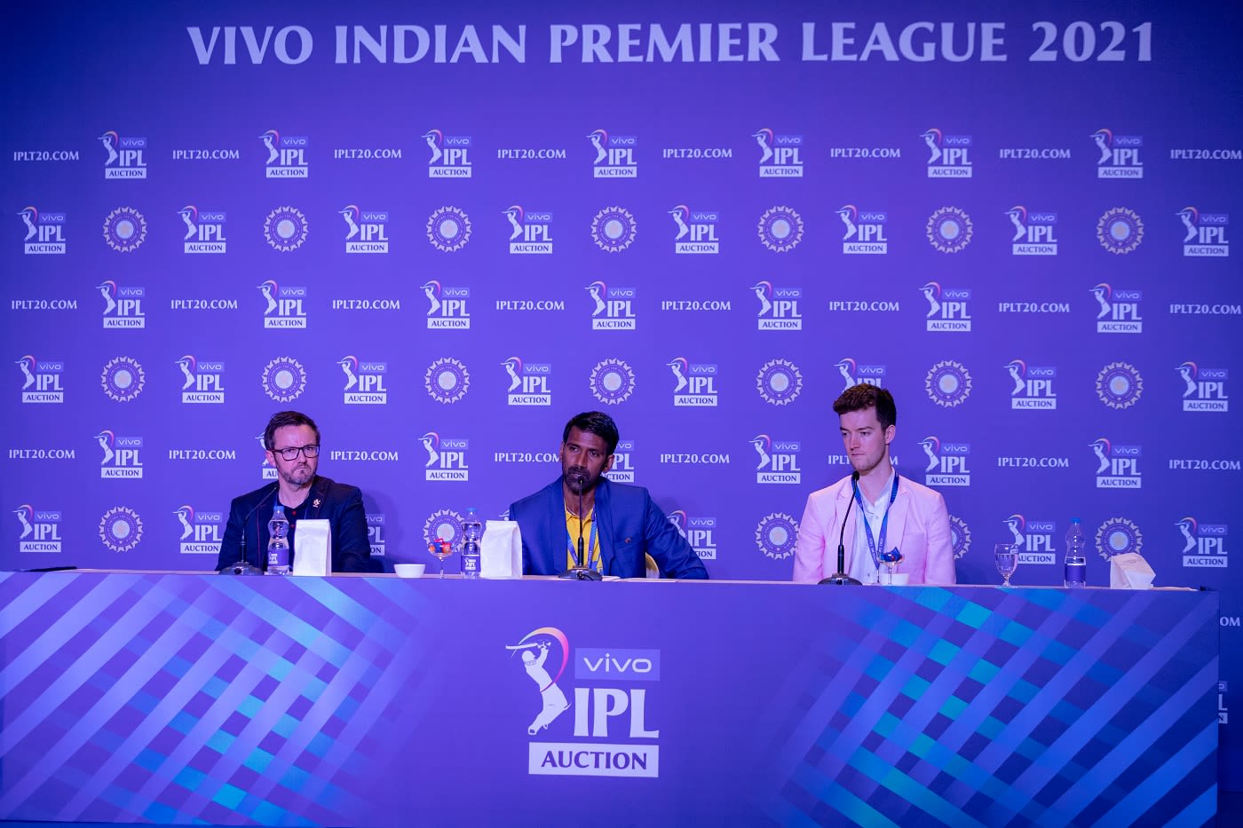 RCB's team director Mike Hesson, CSK's bowling coach L Balaji and ...