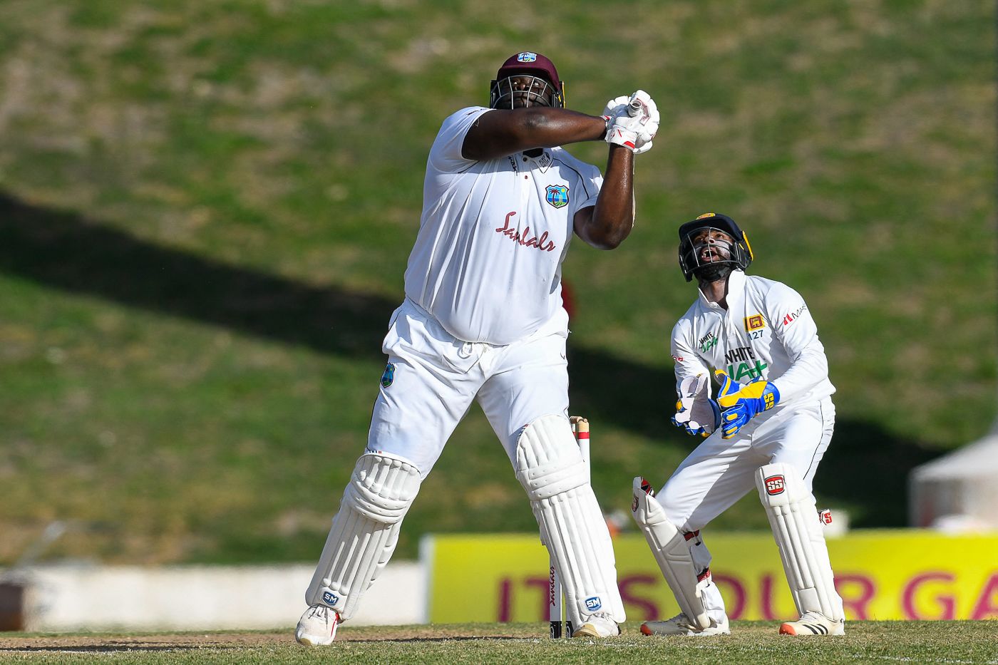 Rahkeem Cornwall pulls for six | ESPNcricinfo.com