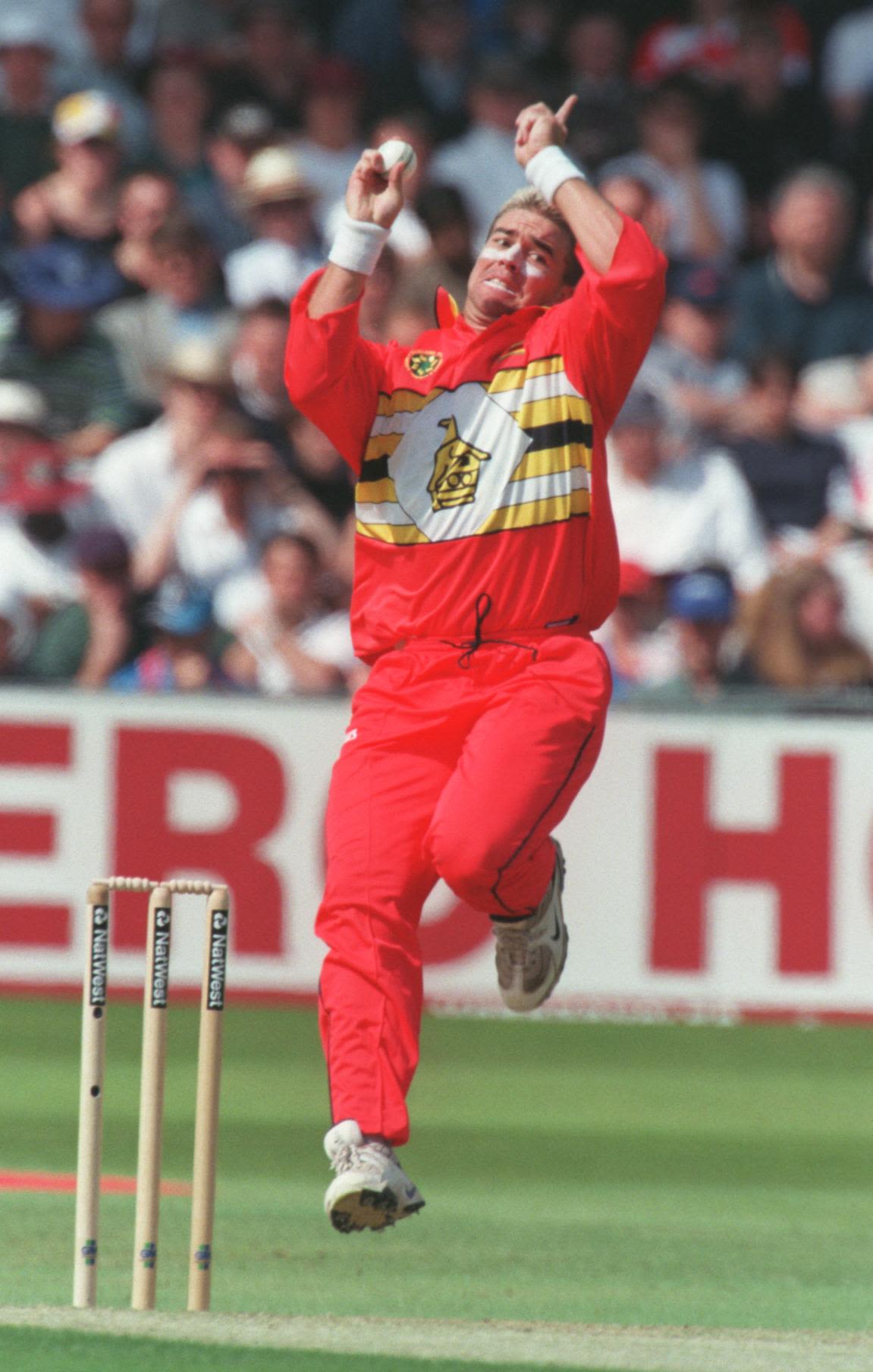 Heath Streak bowls in the 1999 World Cup | ESPNcricinfo.com